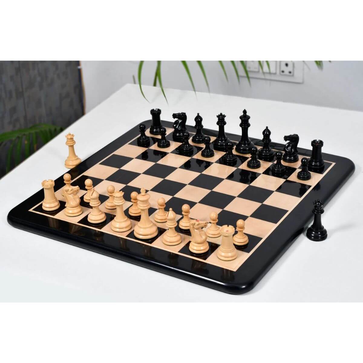 Chessbazaar Antiqued 1865-70 Steinitz Staunton Pattern Chess Set - Pie ...