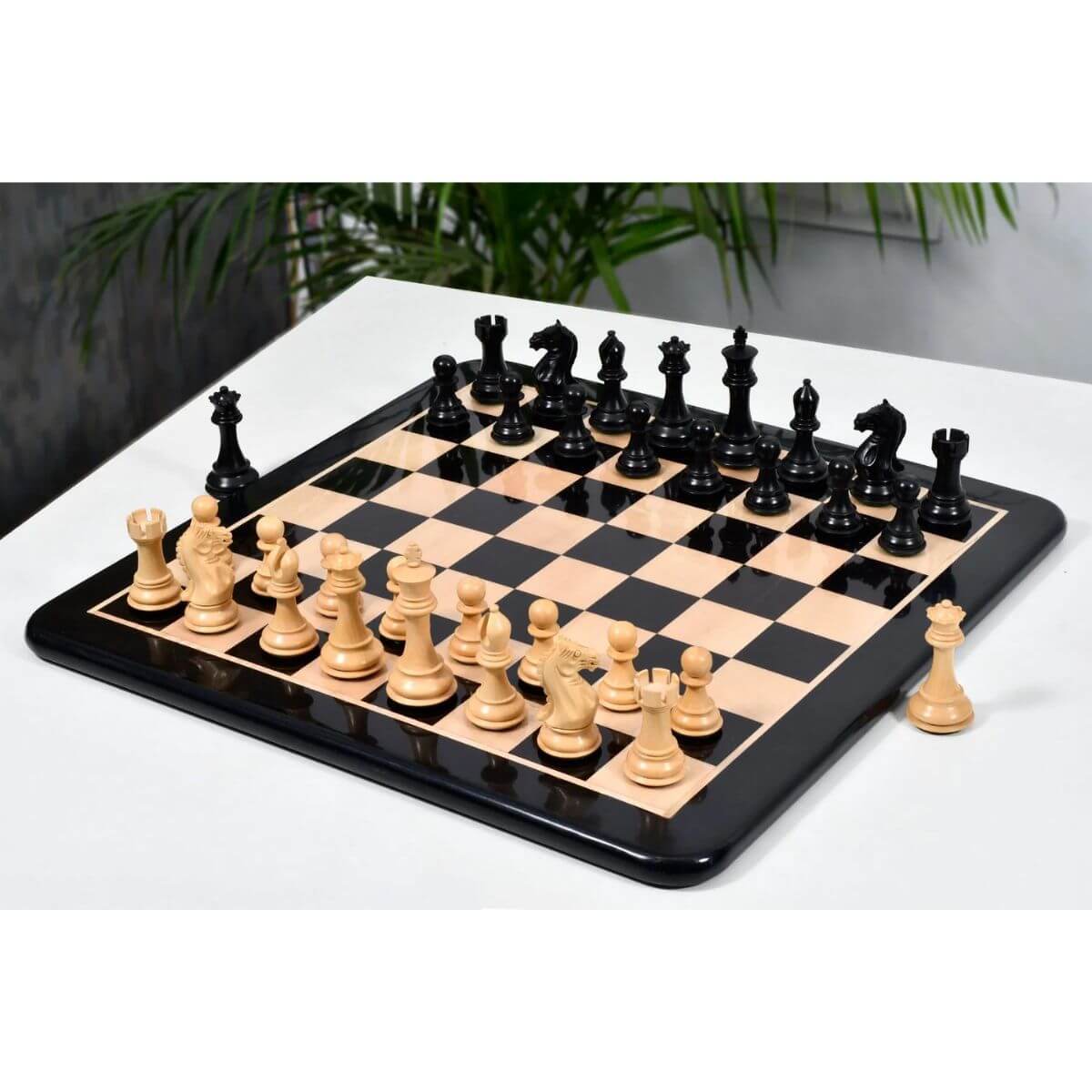Chessbazaar Fierce Knight Chess Pieces In Ebonized/Boxwood - 4.0" King ...